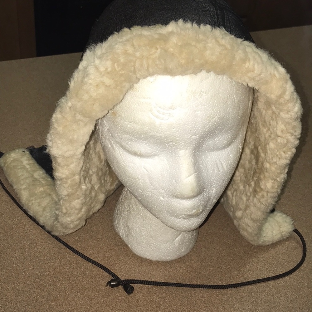 Shearling Hood - Gem